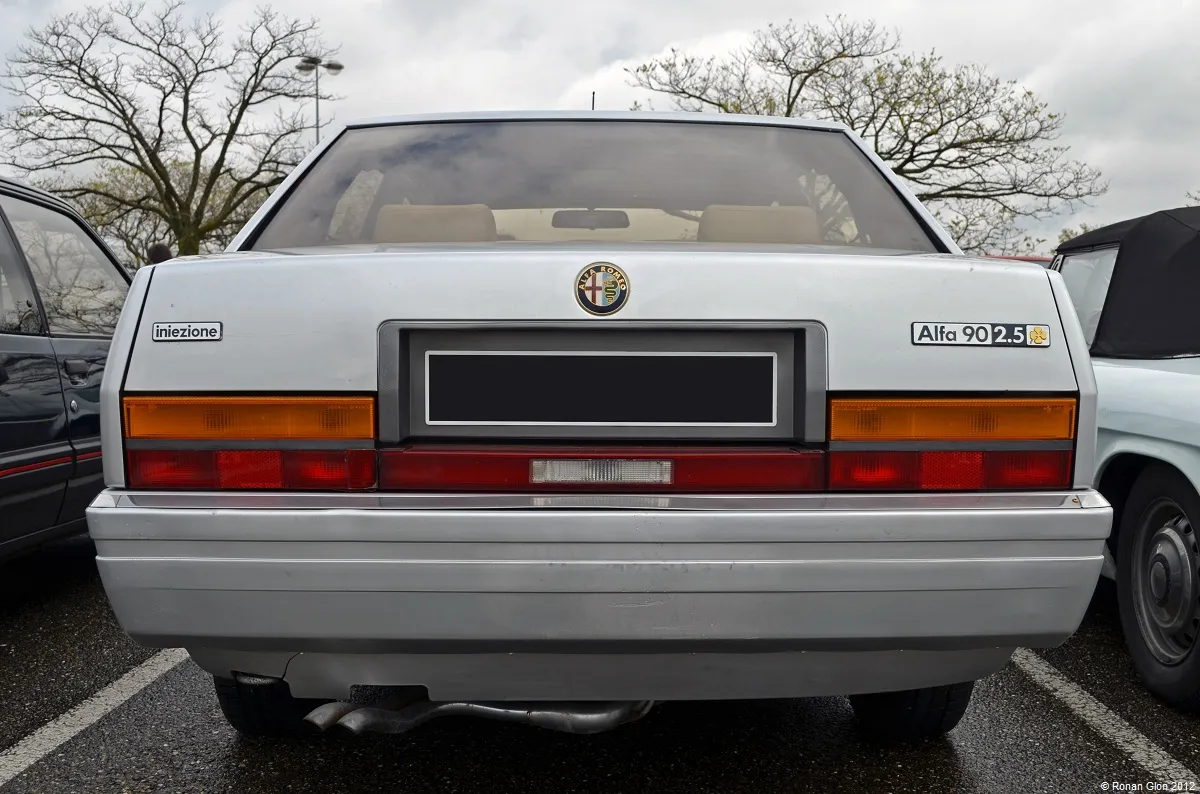 Alfa-Romeo 90