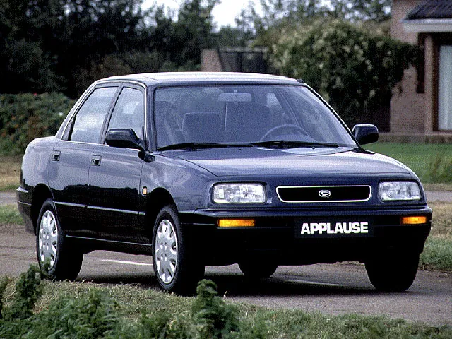 DAIHATSU Applause