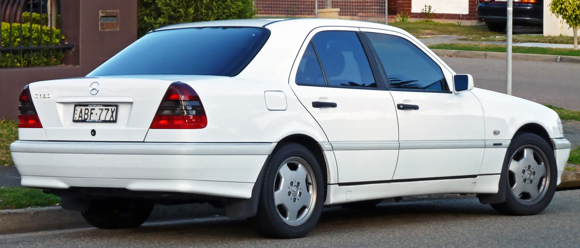 Mercedes-Benz C 180